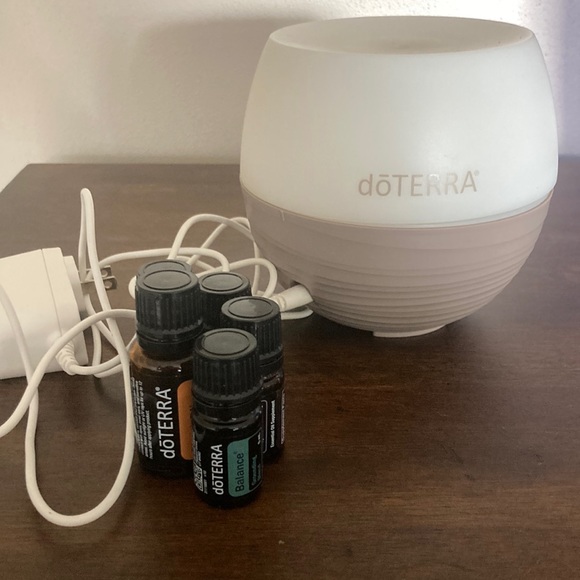 Doterra | Other | Doterra Diffuser 2 Or 6 Or 2 Hour And 5 Bottles ...